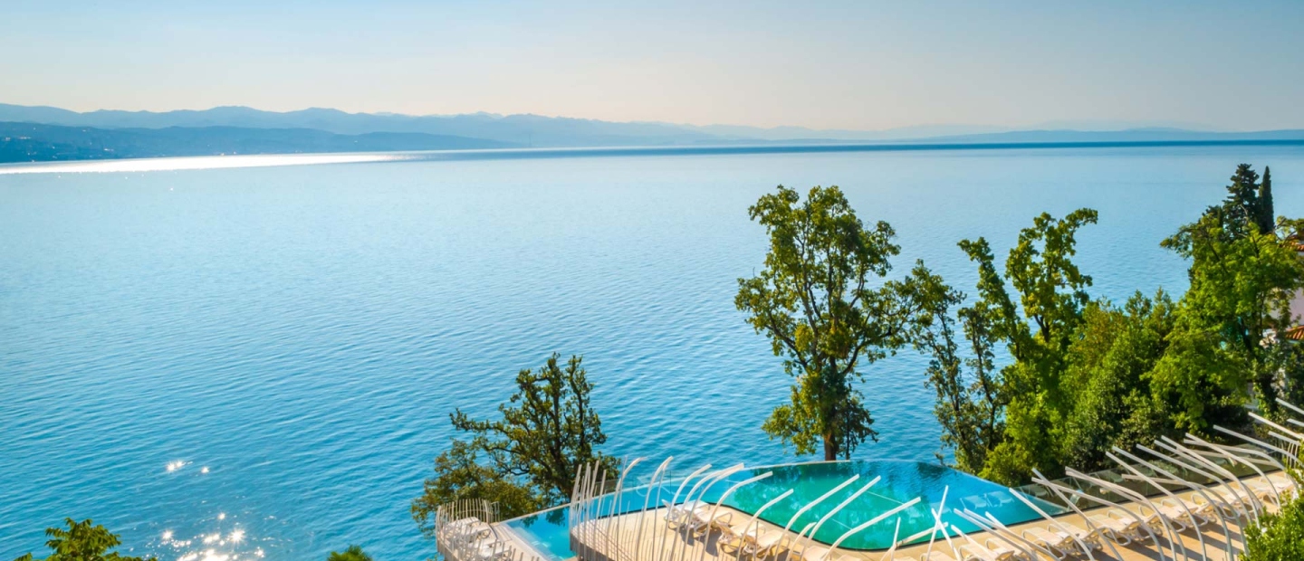 To Infinity and Beyond – Infinity Swimming Pool – Wellness & Spa ...